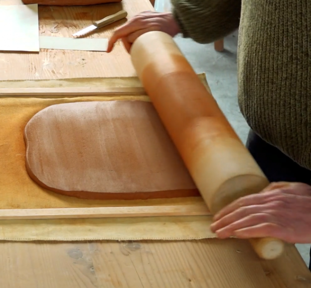 Klei Uitrollen En Platen Snijden Video Keramiek Workshops Online